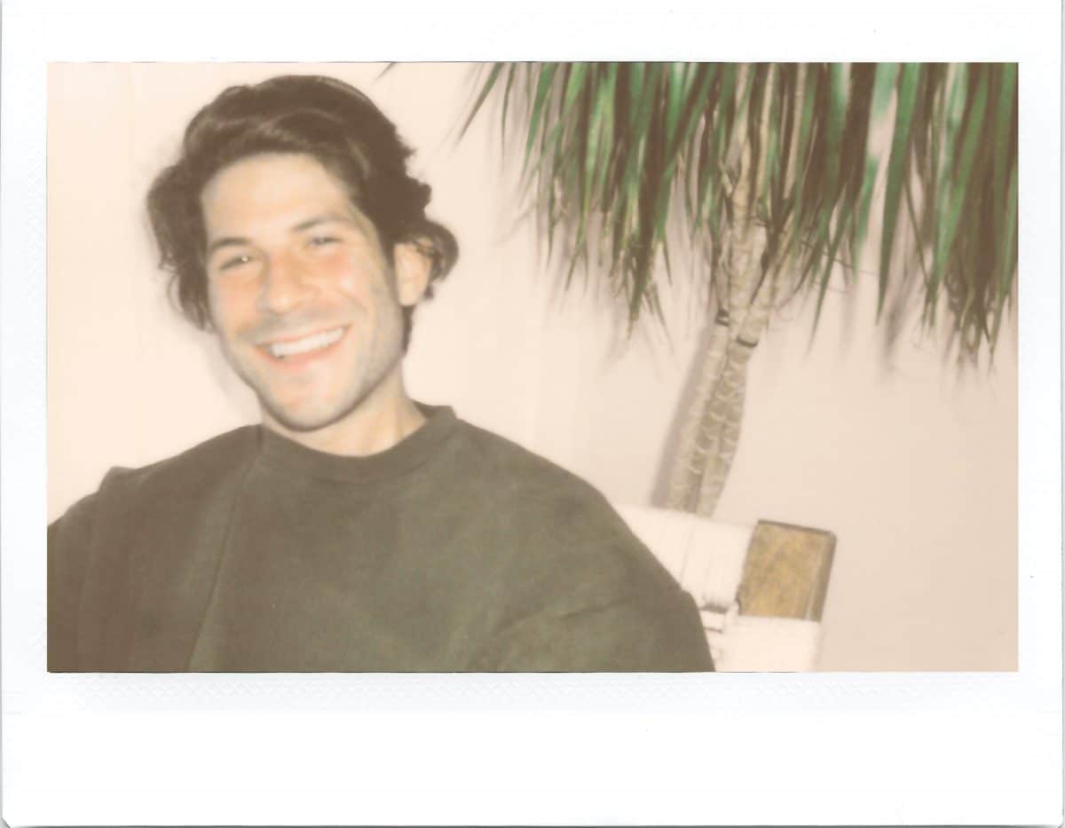 AER MEMBER CARTER REEVES' NEW PROJECT SURFER GIRL + POLITICALLY CHARGED ...